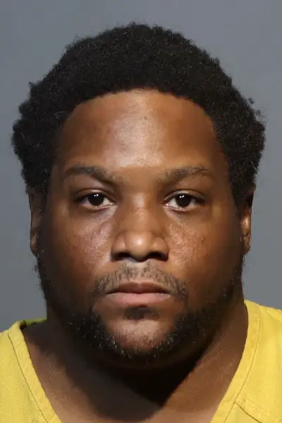 TERELLE VEAL booked 20251129